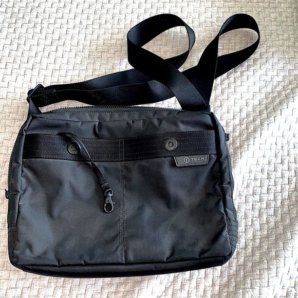 tumi tech | Bags | Tumi Tech Laptopmessenger Bag | Poshmark